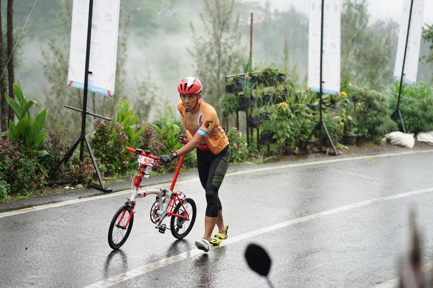 Iman Ismail - Mainsepeda