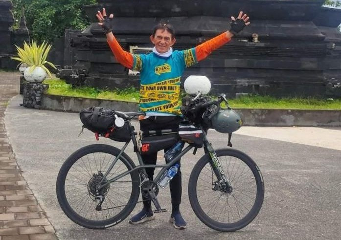 Terinspirasi Koh Hay, Cyclist 68 Tahun Ini Siap Turun di Three Islands ...
