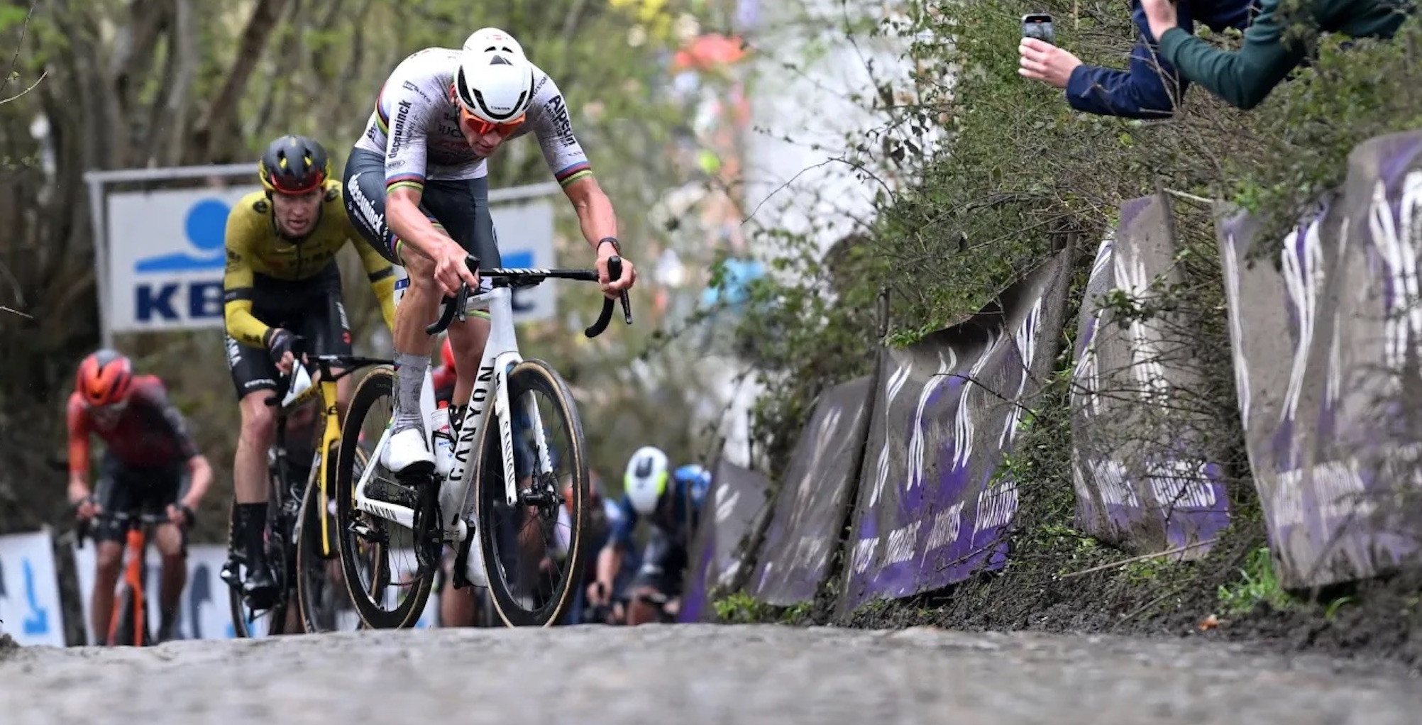 Kolom Sehat Johnny Ray: MVDP di Koppenberg - Mainsepeda
