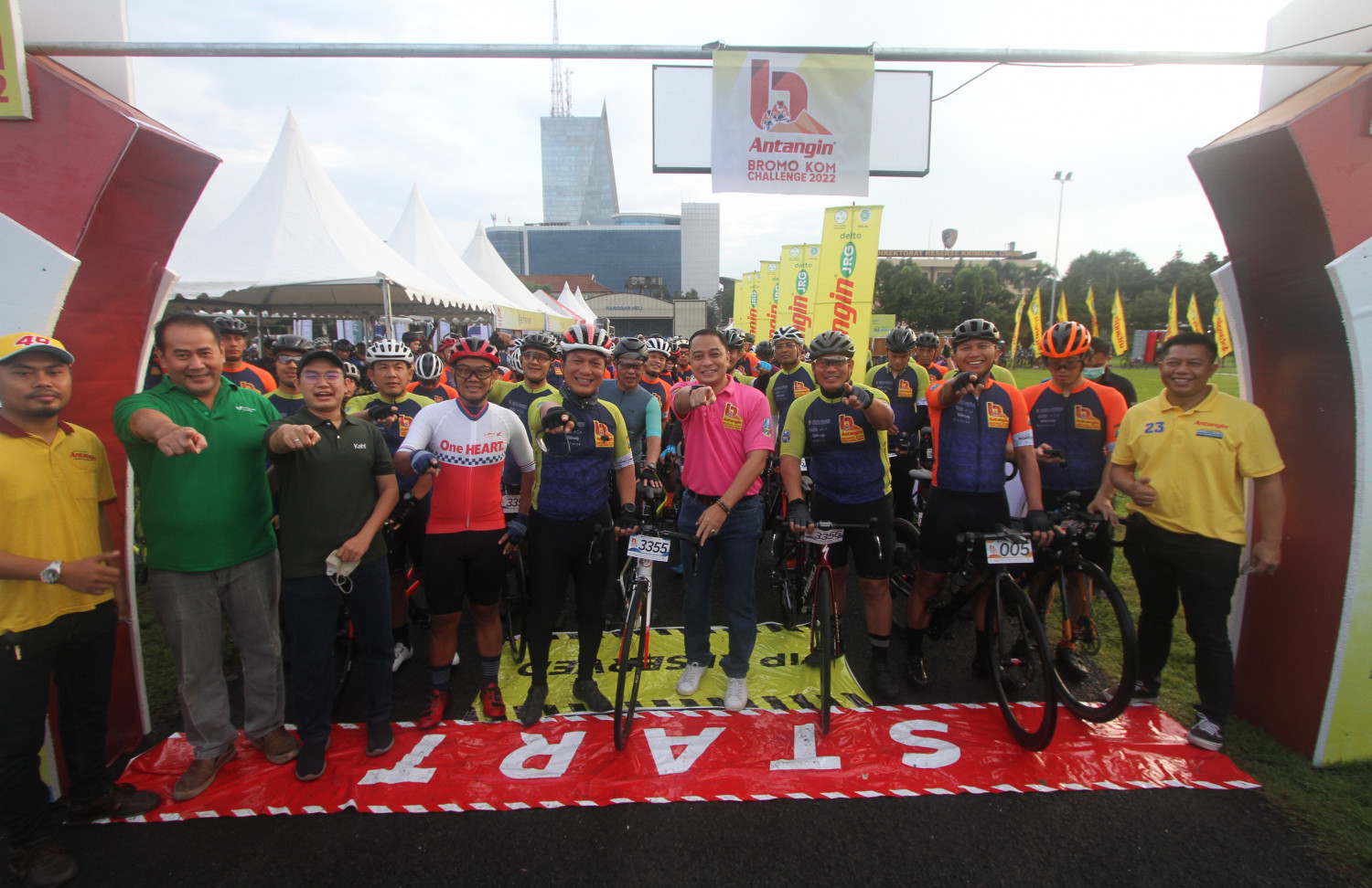 Bromo KOM X Start dari Polda Jatim - Mainsepeda